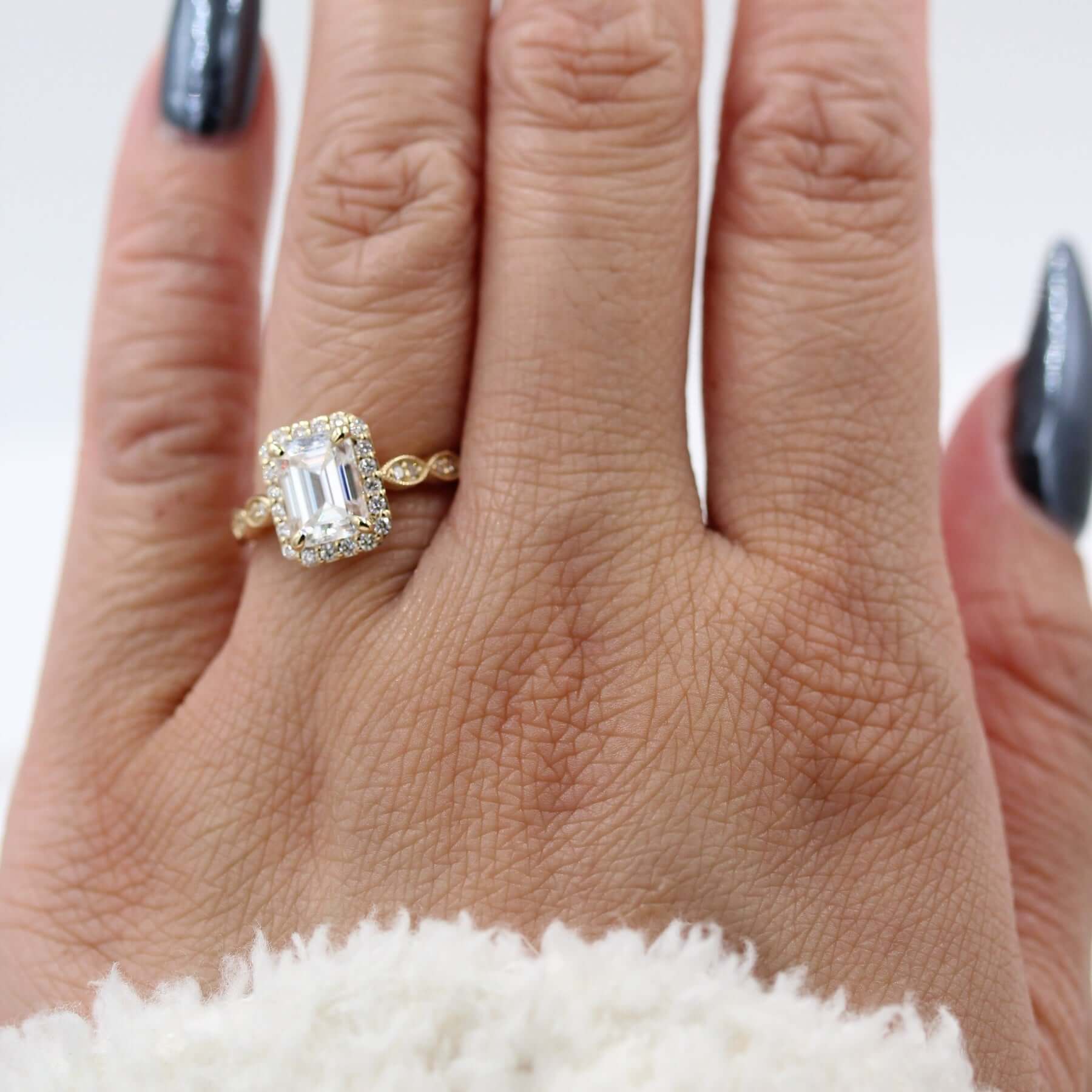 The Isla Ring (Emerald) | Taylor Custom Rings