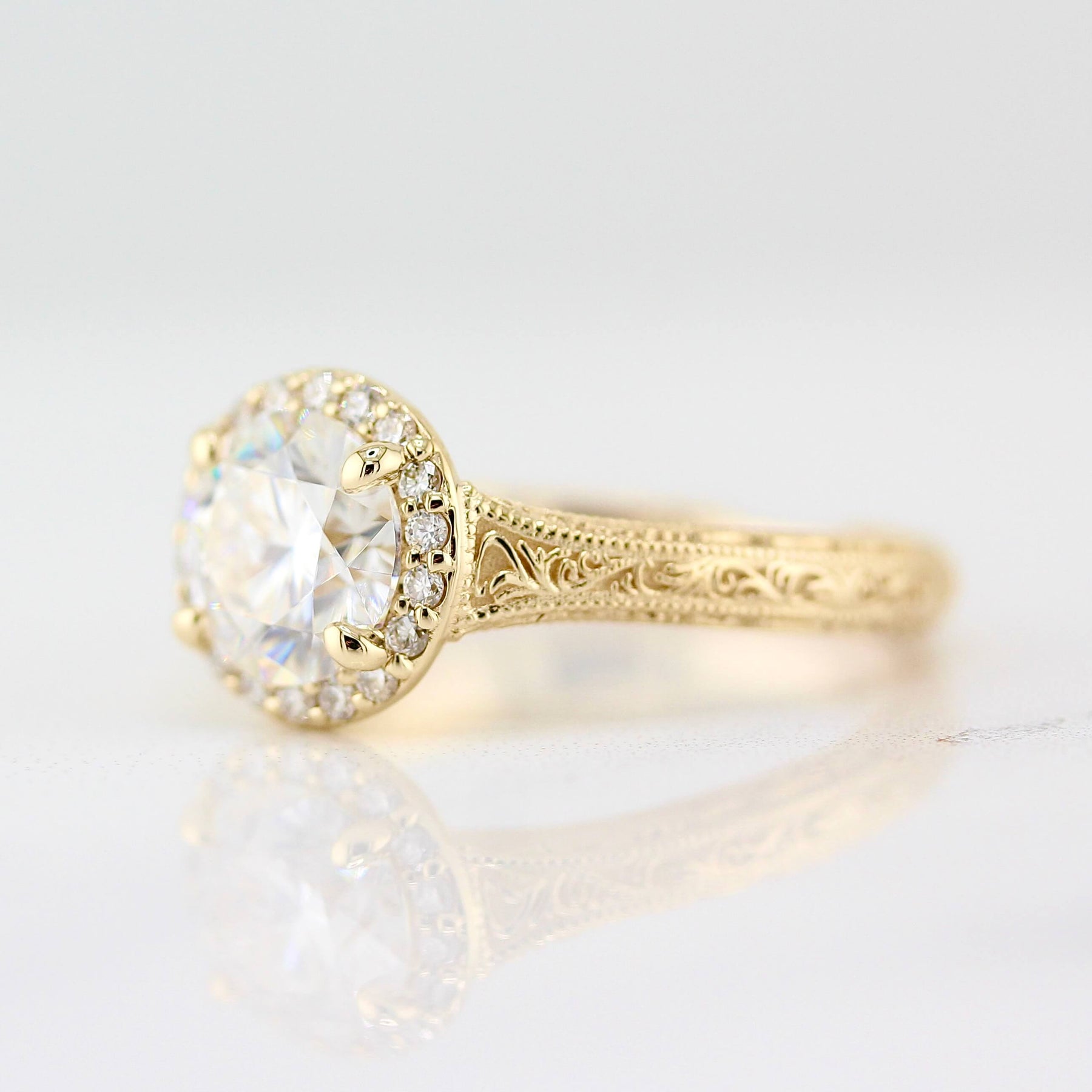 The Sabrina Ring (Round) – Taylor Custom Rings