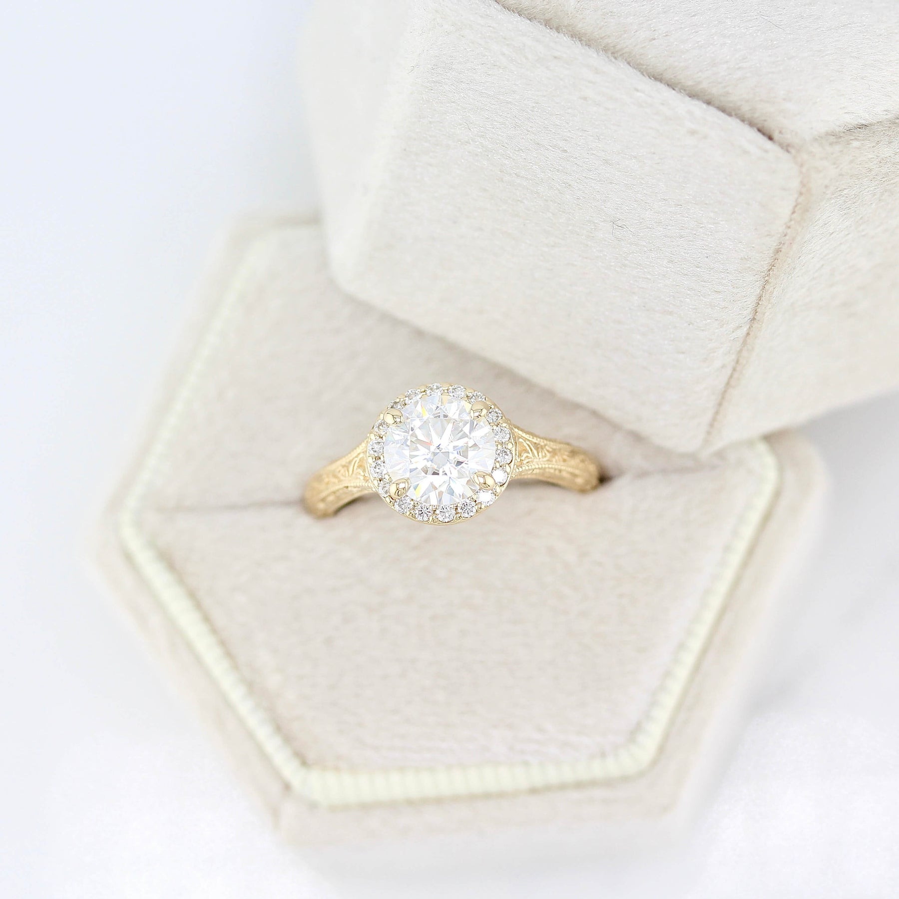The Sabrina Ring (Round) – Taylor Custom Rings